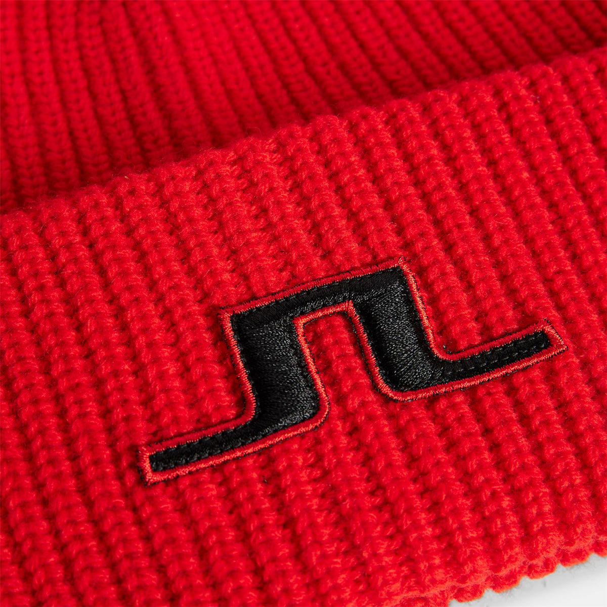 J.Lindeberg Bute Beanie Fiery Red | Beanies | TRENDYGOLFUSA.COM