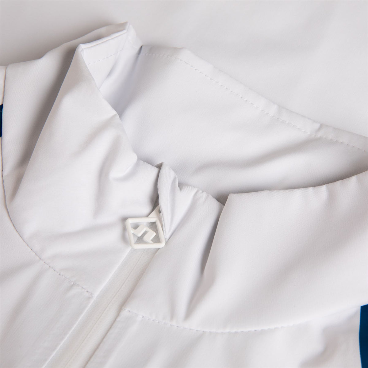 Womens Coral Rain Jacket White - AW23 – TRENDYGOLFUSA.COM