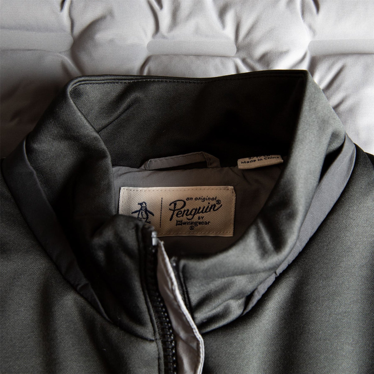 Quilted Primaloft Vest Caviar - AW23 – TRENDYGOLFUSA.COM